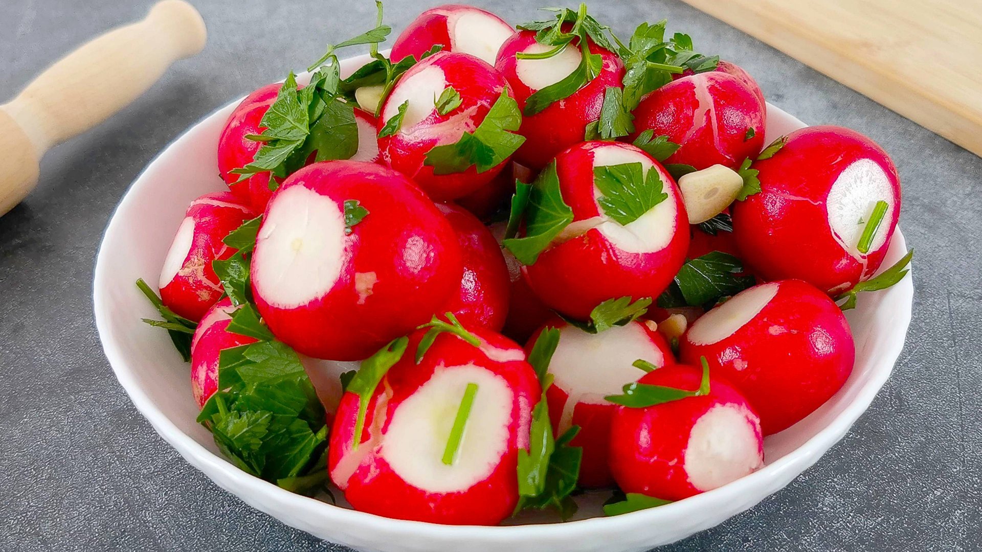 Закуска из битого редиса. Очень вкусно и просто