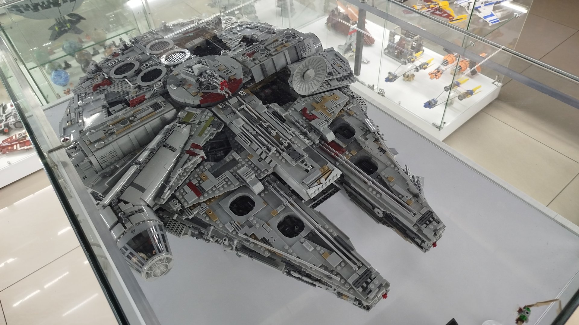 Музей "Brick Star" на Неглинной в Москве