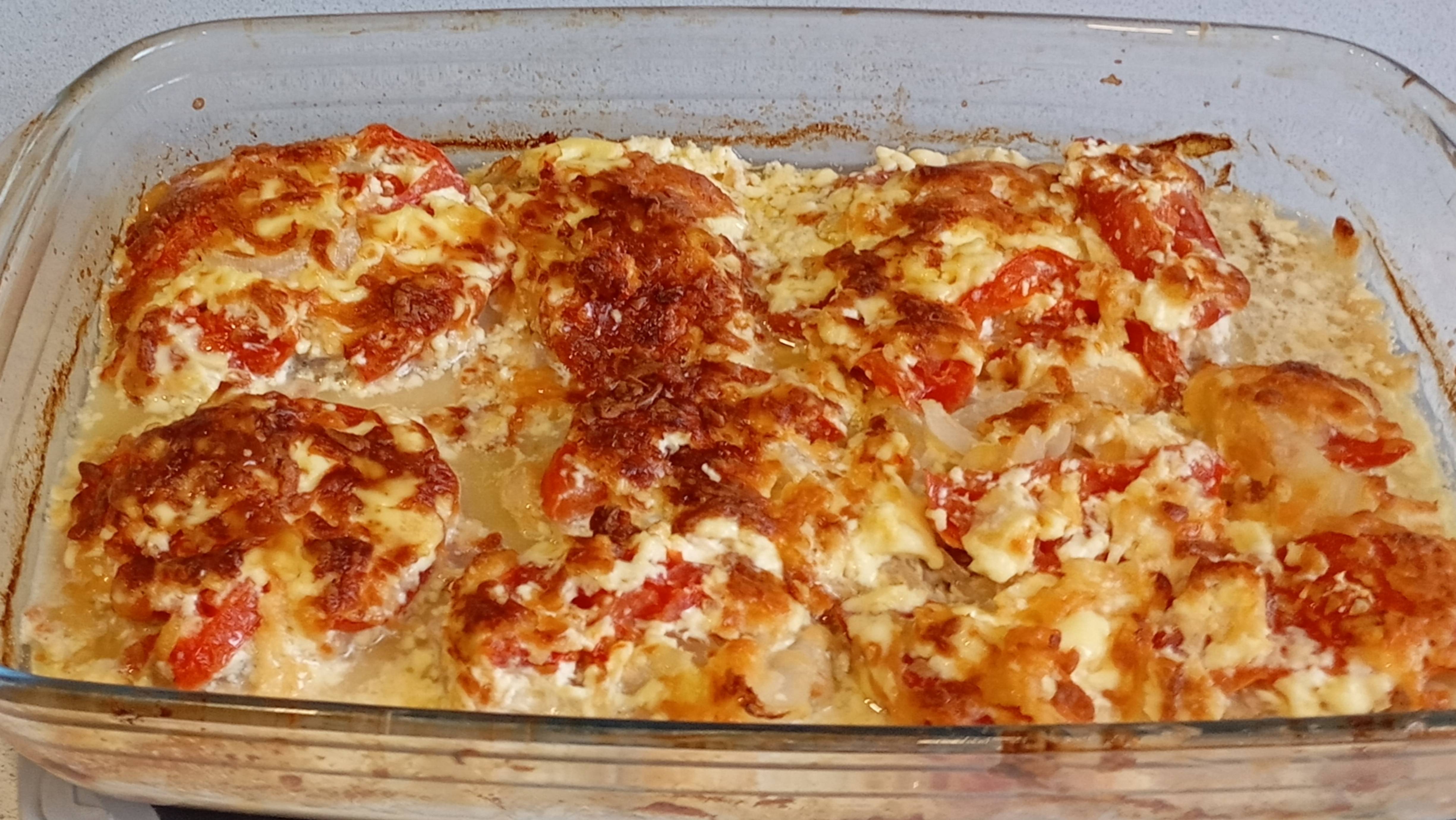 Мясо в духовке по французки.