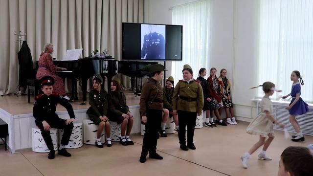 Литературно-музыкальная композиция "Под дорогам войны"