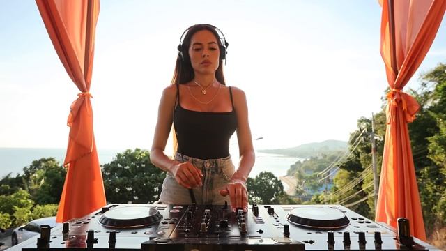 Xenia Dia (Diamond) - Live @ Ocean Koh Phangan, Thailand   Melodic Techno & Progressive house DJ Mix