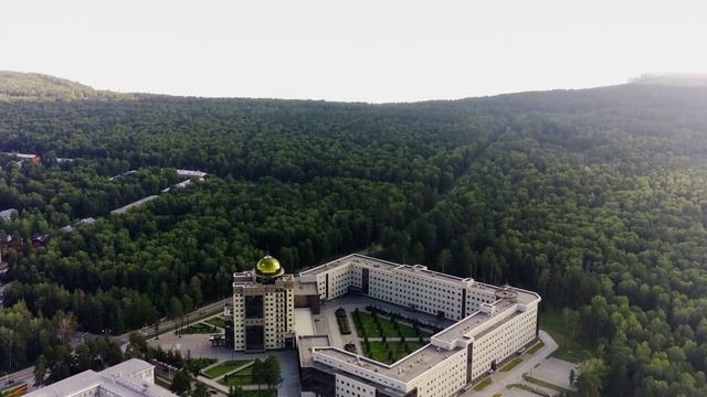НГУ, новый корпус со стороны студгородка с дрона