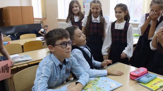 "День Матери!" Любимым Мамам 3 класса посвящается! ЧОУ СОШ "Кристалл"