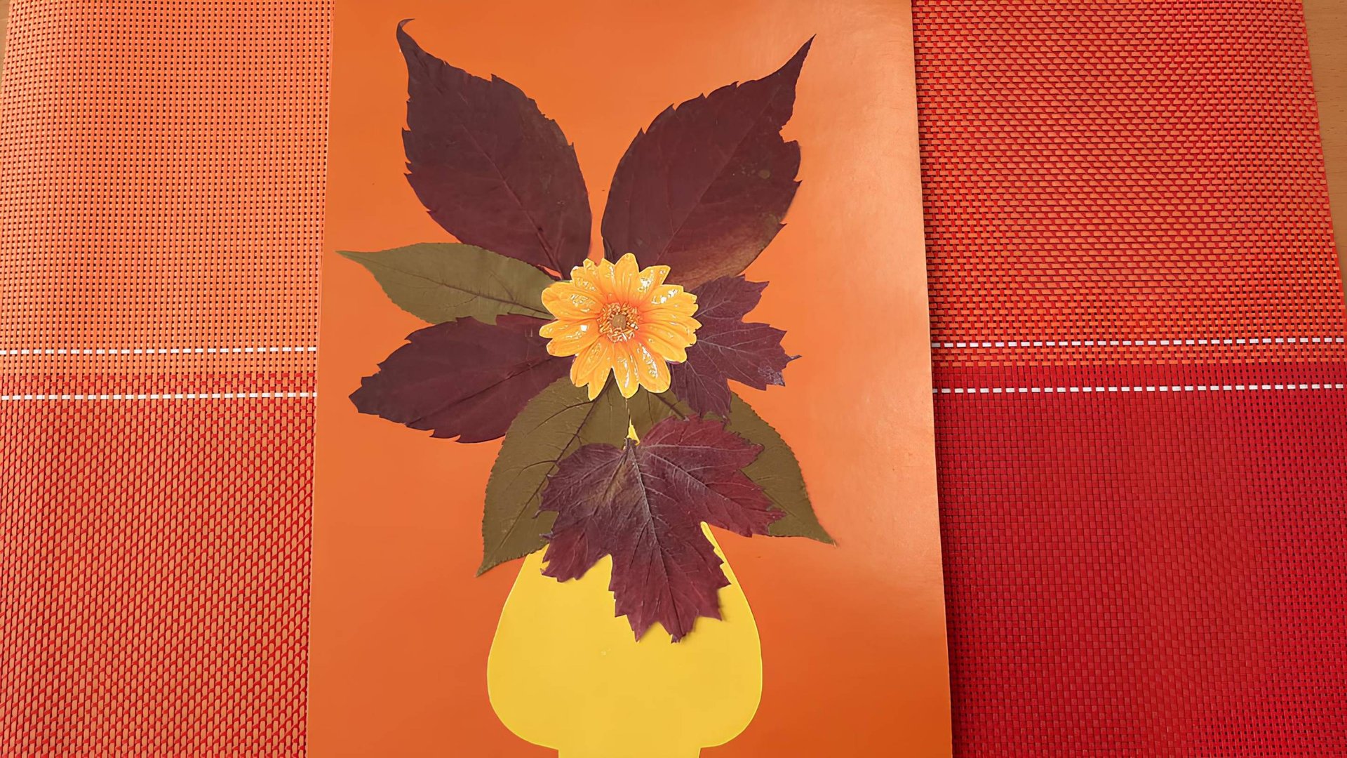 🚀Какие бывают цветочные композиции? Букет в вазе из листьев