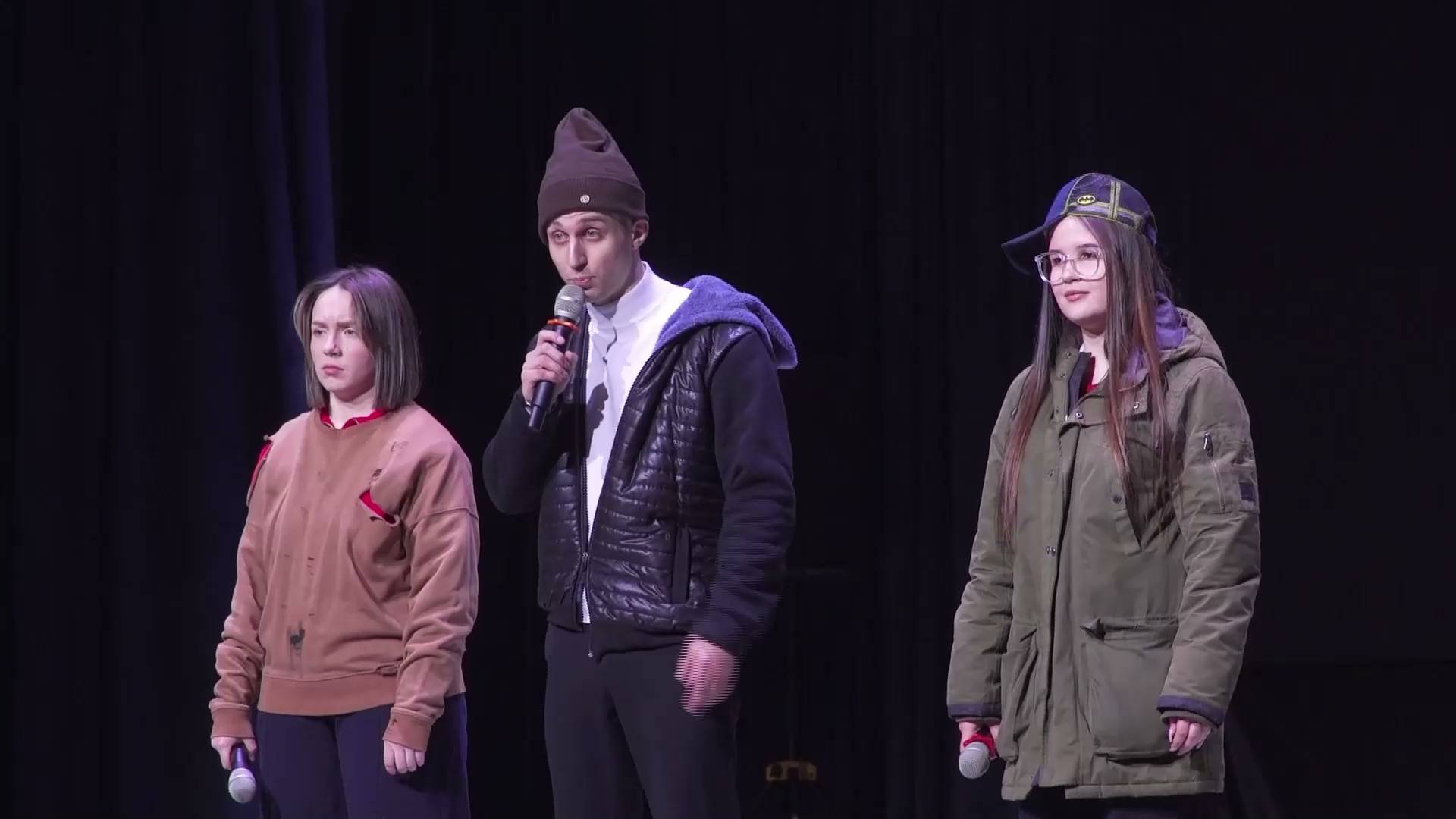 Студенты и рабочие сразились в играх КВН