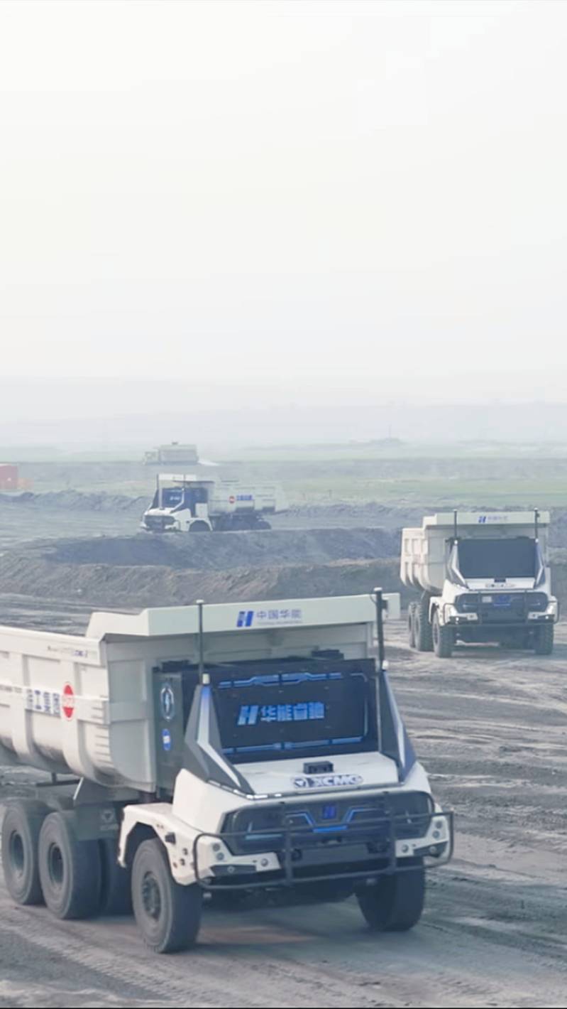 Китайские беспилотные электросамосвалы начали работу в Монголии