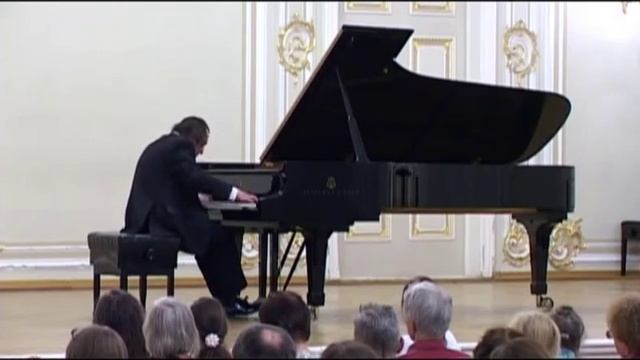 Rinat SHAKIROV  plays DEBUSSY -  Prelude "...La terrasse des audiences du clair de lune". MZF. SPB