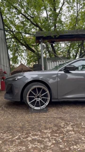 Changan UNI-V на примерке дисков в 19-ом диаметре