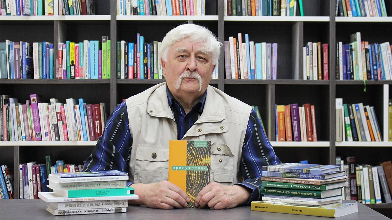 В гостях у Пушкинки: поэт и писатель Владимир Крюков (12+)