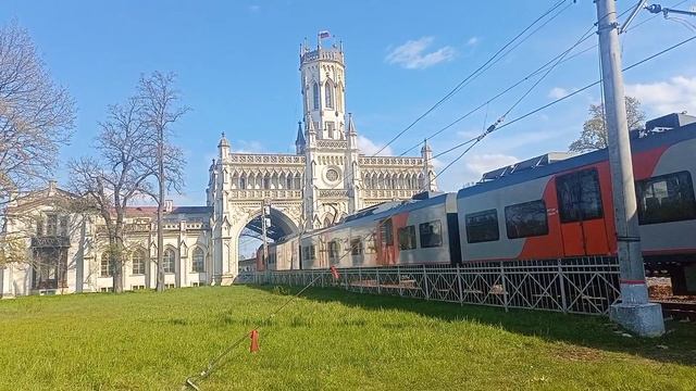 Железнодорожный вокзал Новый Петергоф.mp4