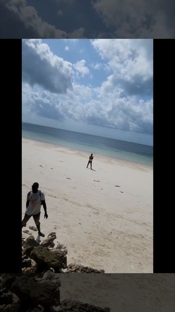 Отель Uroa Bey 4* Танзания