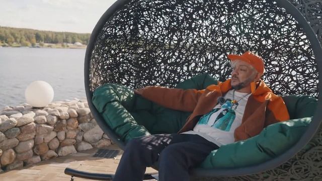 Базальтовая мебель у Киркорова