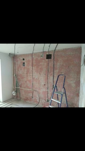 Ремонт кухни. Зачистка стены от краски. Подготовка к штукатурным работам. Ремонт. Калининград.