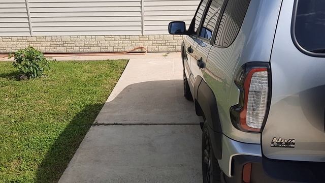 Лада Нива Тревел 2 года 18000 км.