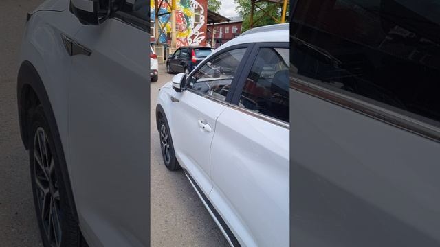 Москвич 8 уже на дорогах Москвы. Встретил новую машину автозавода Москвич