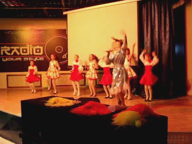 Шишки Ёлки, зелёные иголки - Вокальная шоу-группа Карамельки