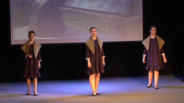 Памятник матери