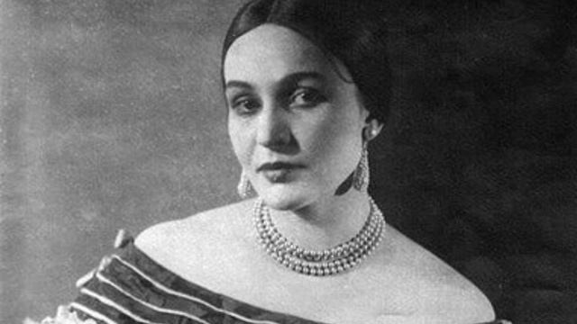 "Заметался пожар голубой..."