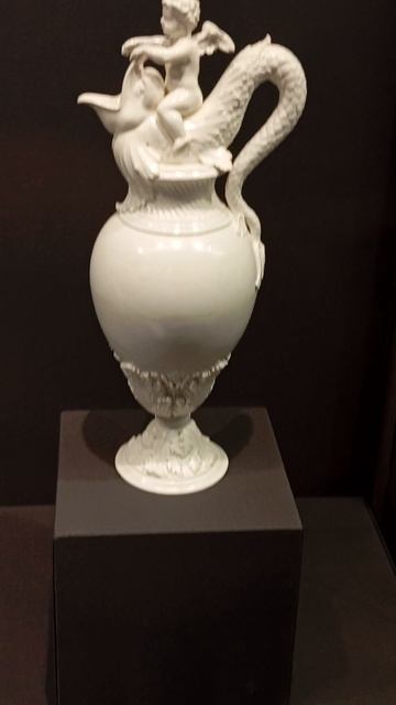 Дата. Декоративная композиция. Иные декоративные произведения.