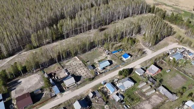 Летает дрон