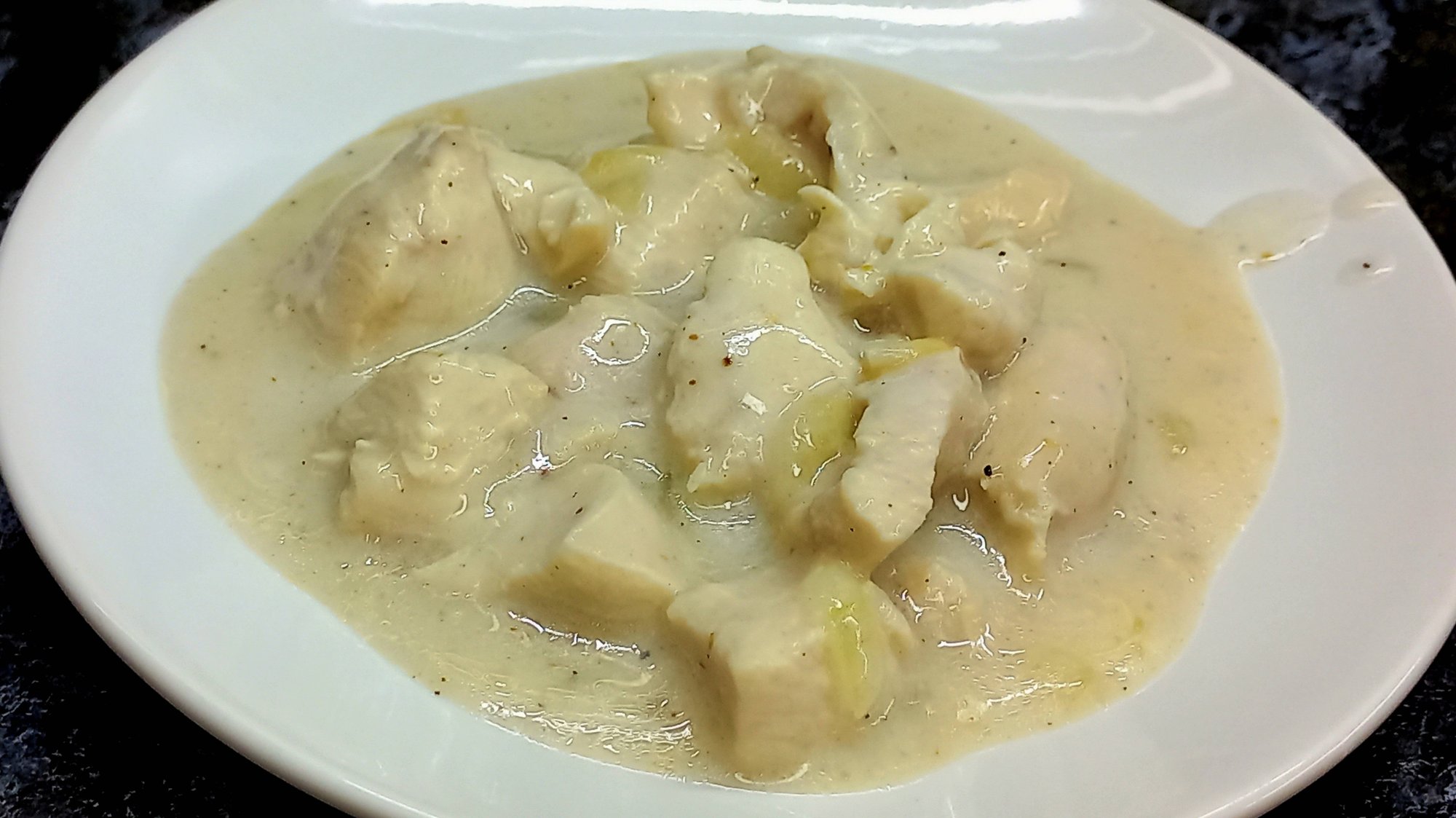 Куриное филе в сметанном соусе