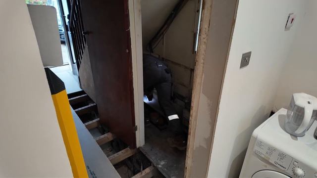 Как я сорвал 90-летний паркет и уложил идеальный пол за 5 дней (с секретом от строителя)