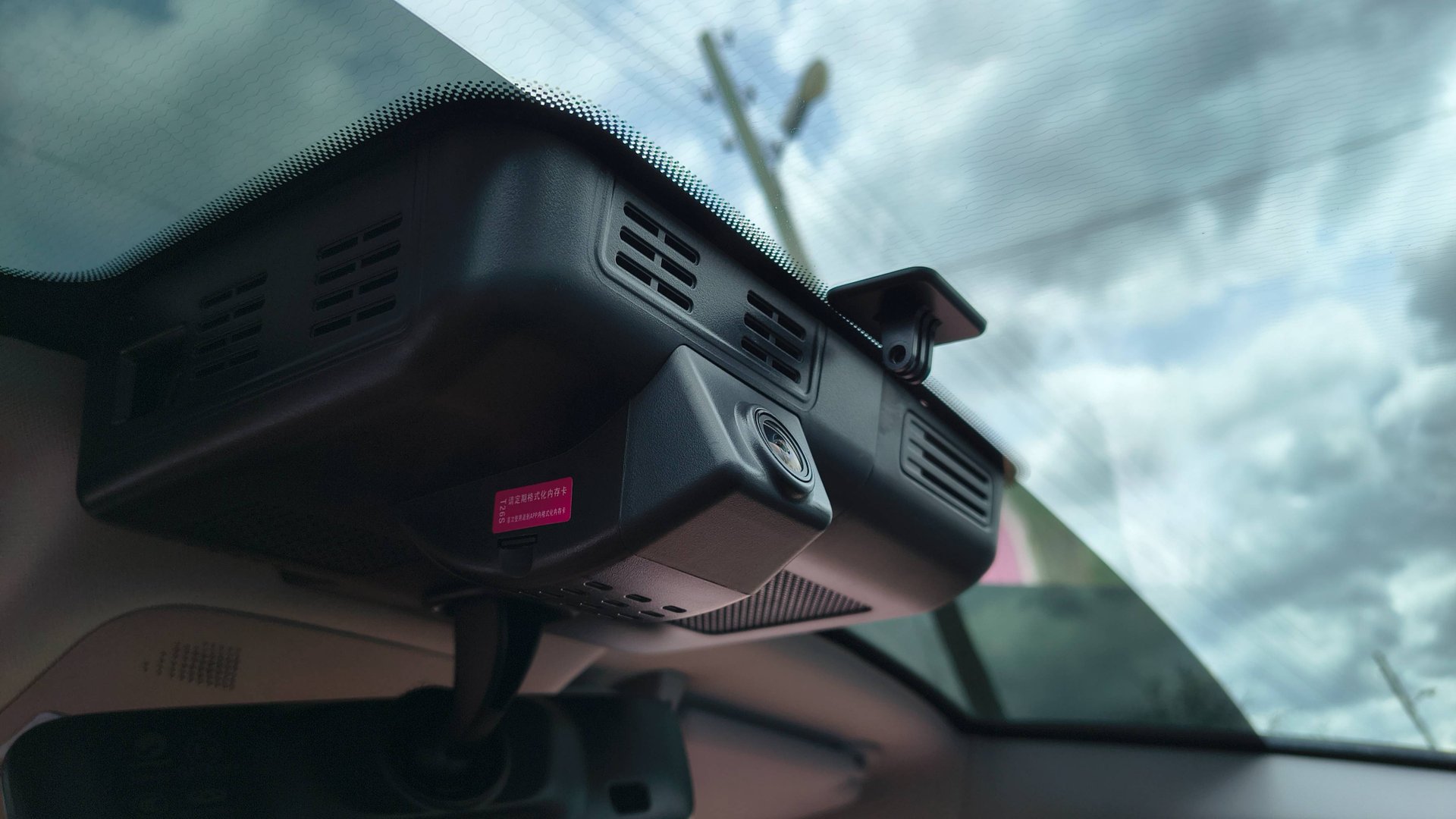 Обзор и установка Видеорегистратора 4К с двумя камерами скрытой установки для Omoda S5/C5