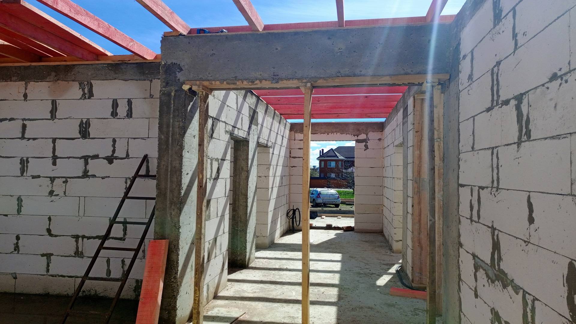 Почему не стоит убирать подпорки в оконных проемах и дверных перед монтажом мауэрлата?