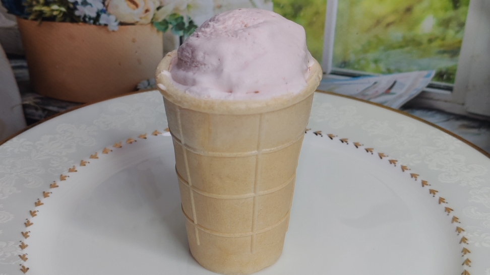 Сливочное, клубничное мороженное!