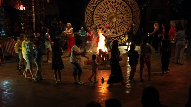 Вьетнам сегодня. Древние танцы вокруг огня