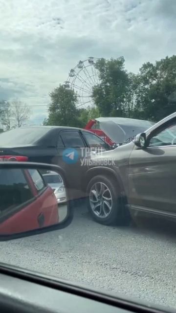 ⚡️ ДТП на парке Победы  И так тяжело на этом светофоре, так еще и авария