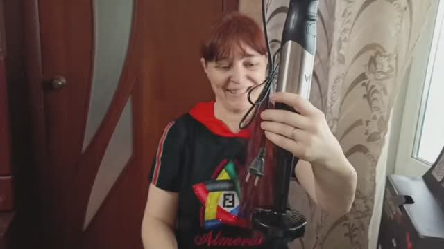 Купили новый блендер. Классная насадка для пюре. 5 в 1. В целом довольны покупкой.