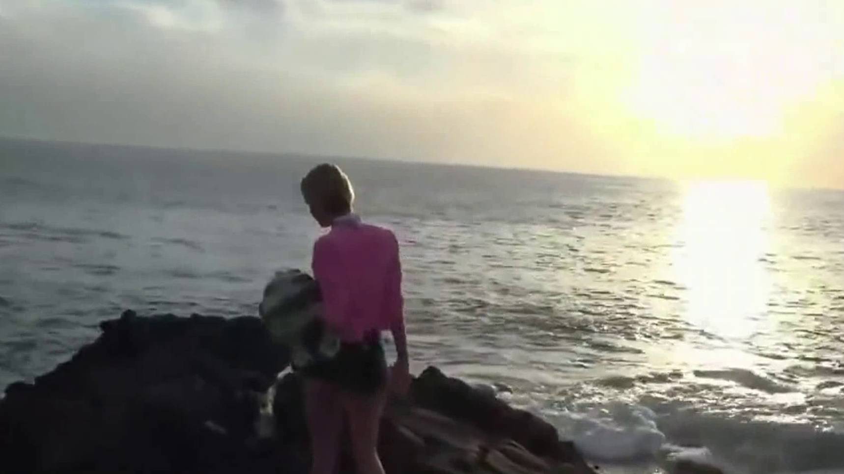 Молоденькая красотка Эмма - "На берегу океана "часть 1