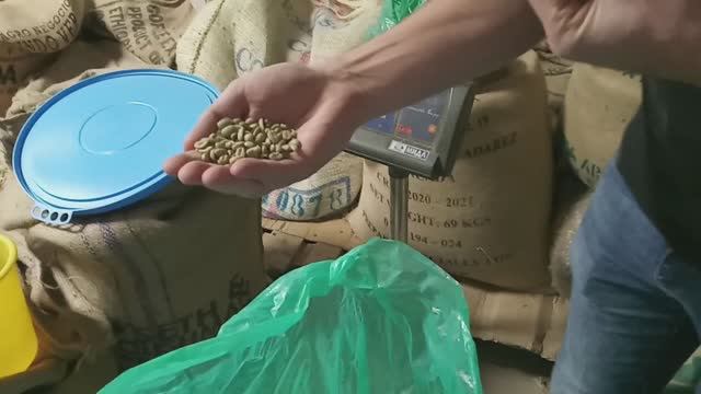 Как обжаривают кофе и как отличить робусту от арабики