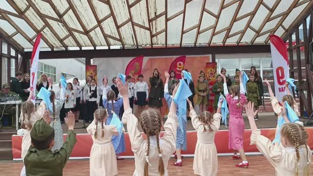 Вокальная студия Аллы Акопян (MIX) - Попурри военных песен