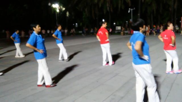 Хайнань. Китай. Вечерние развлечения. Вечерние активности