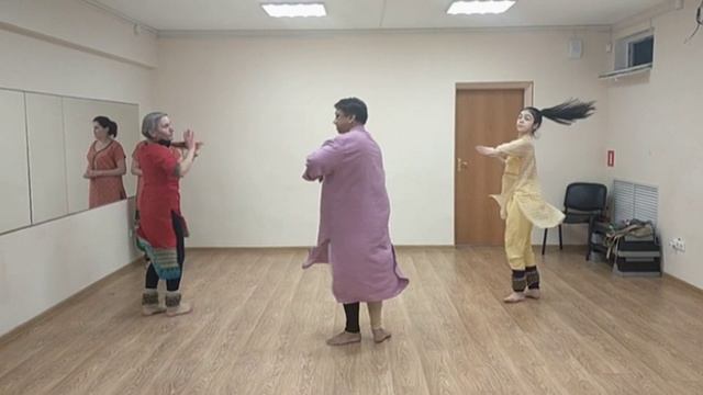 Чаккардар Паран | Диттам Диттам | Таал Дхамар | Стиль Катхак | Урок | ГУРУ АШВАНИ НИГАМ | Таранг