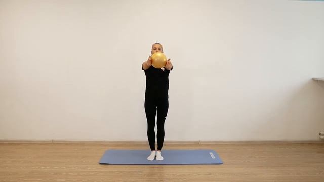 Удержание мяча со сменой рук