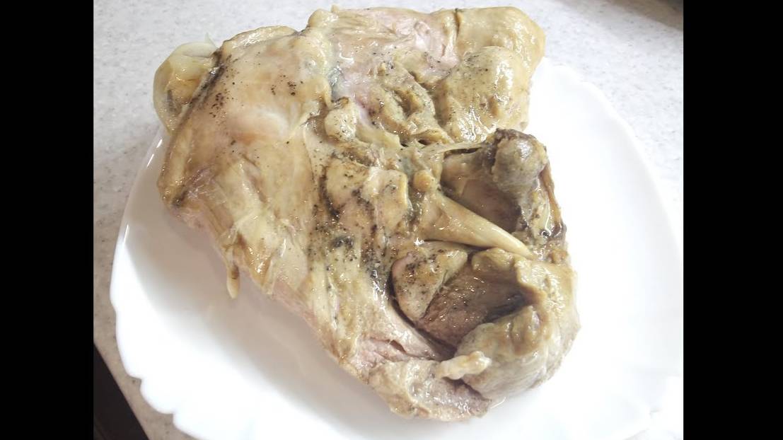 Тушенное индюшиное бедро в мультиварке. Быстро и вкусно!