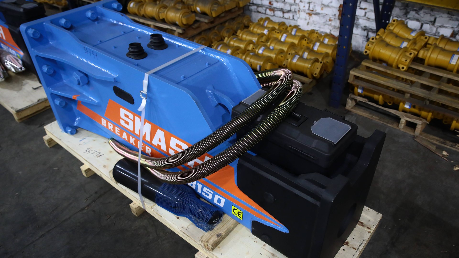 Адаптированы к работам в суровых условиях! 
Как заправить гидромолот азотом - рассказываем!