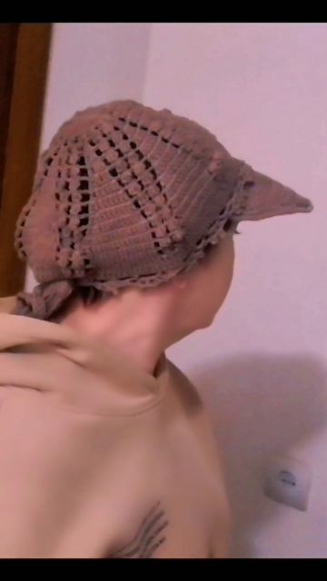 Вязаная кепочка, связанная крючком из уютной, дышащей пряжи🧢🏕️#вязанаякепка
#ручнаяработа
#стиль