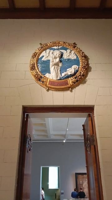 Андреа делла Робиа. Поклонение младенцу.