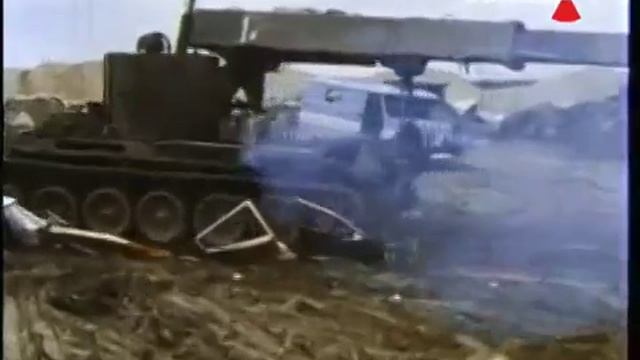 Редкие кадры - ИМР-2 "хоронит" заражённую технику после Чернобыльской аварии ⬇️