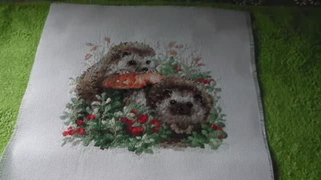 Ёжики в бруснике ⇒ Готовая работа!