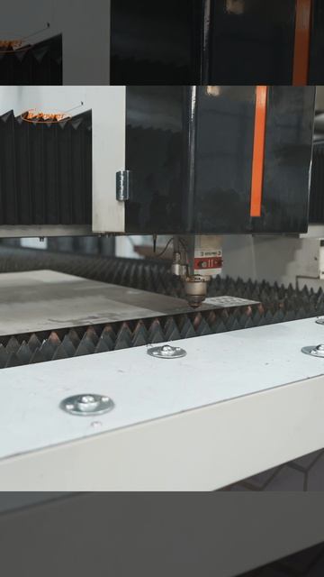 Лазерный листорез B-Power  в работе у компании Реновационные технологии ч3