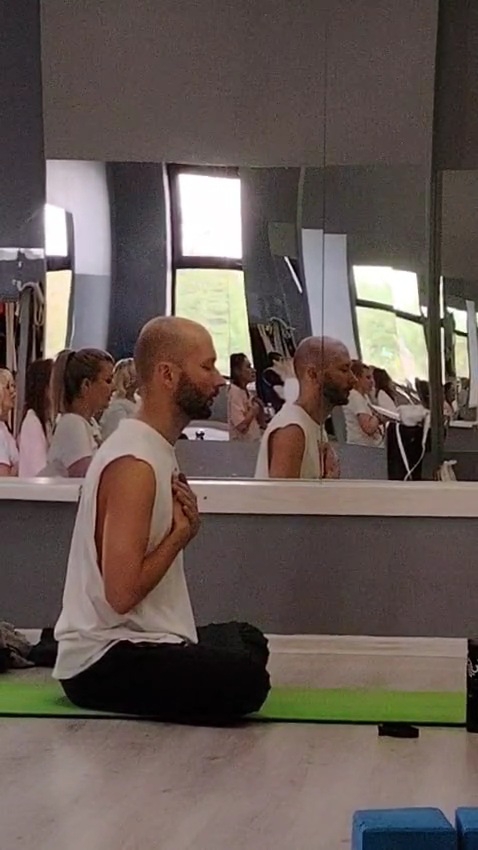 Кундалини йога Фрагменты практики для открытия сердца и процветания Старая Купавна Savage Fitness