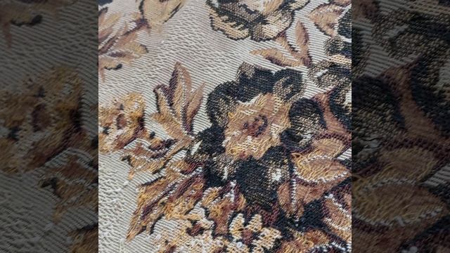 Осмотр отреза гобелена.