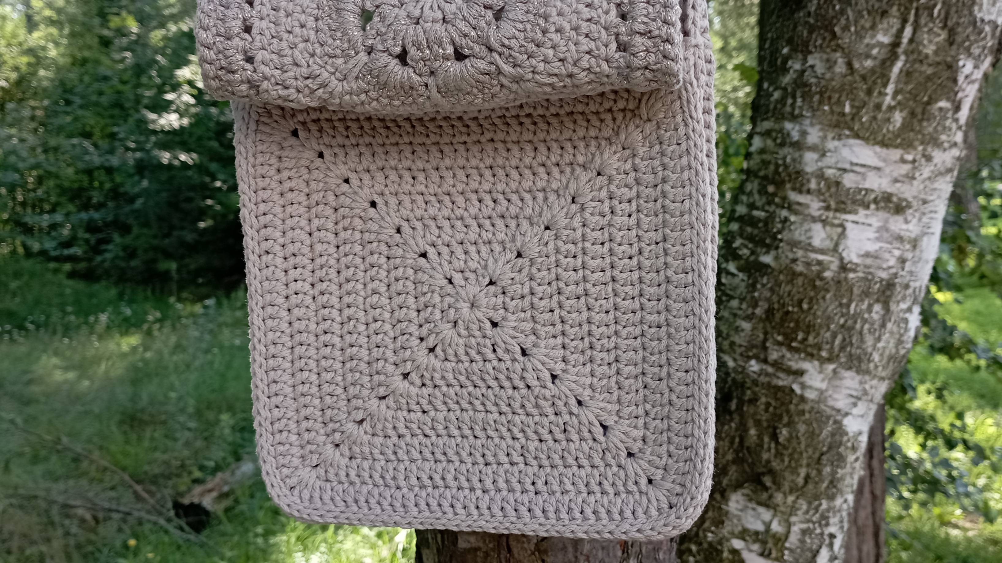 Угловое соединение ряда в квадратном мотиве из шнура . МК .