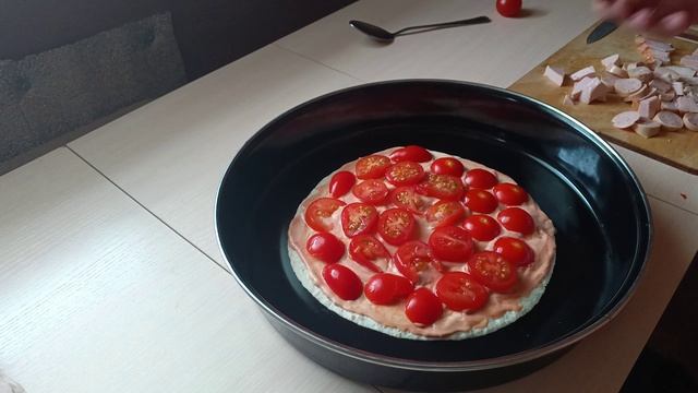 Пицца на лепешке