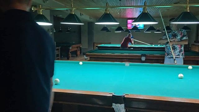 Это мы!!! .ПЕРВАЯ партия.. ЛИГА Любителей Бильярда ПО ночам..
